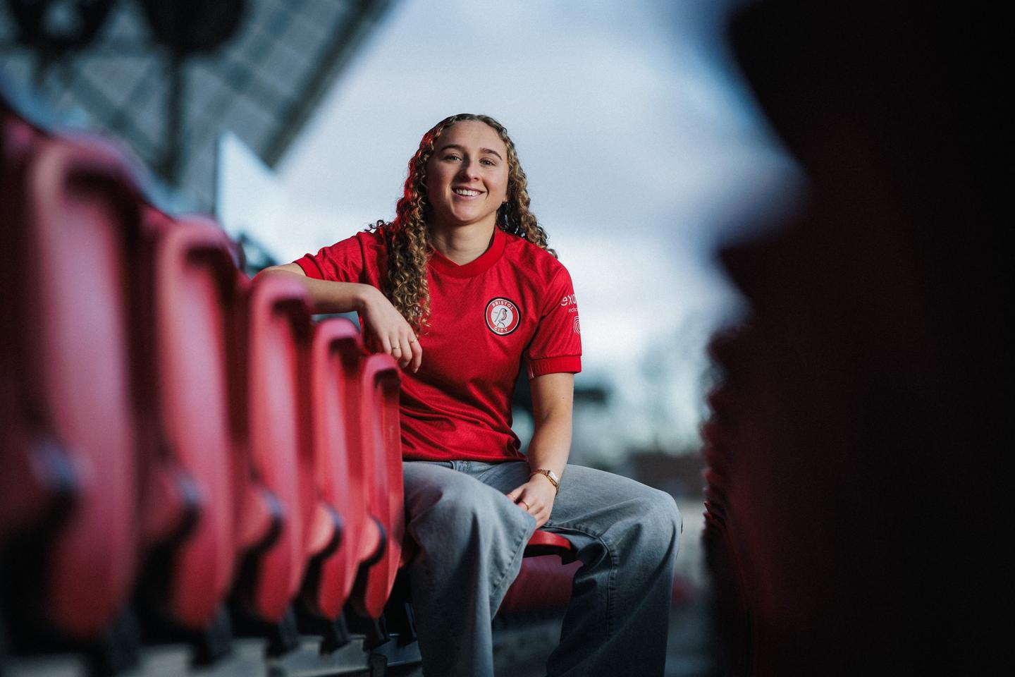 Bristol City Sign Robinson from Villa – Sport Grill